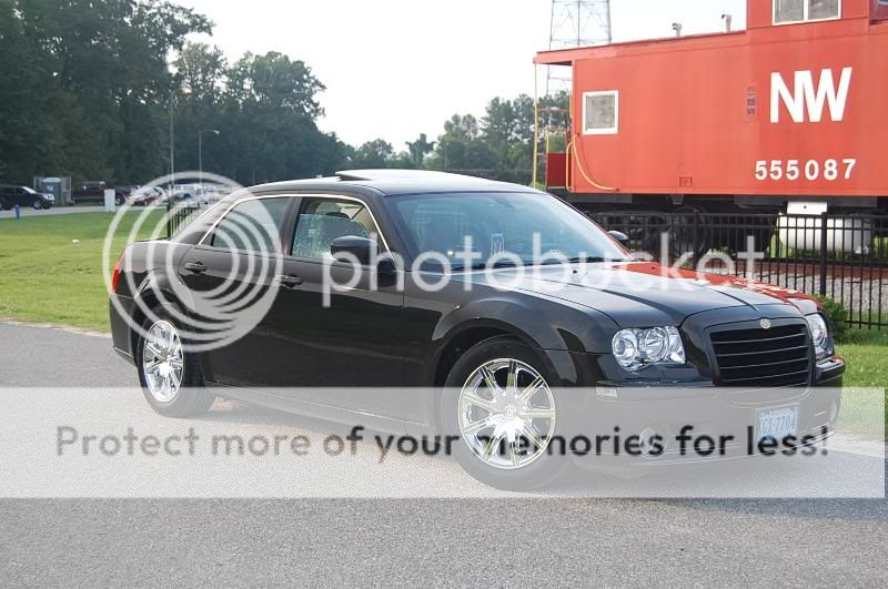 all lowered 300s..! | Chrysler 300 forum